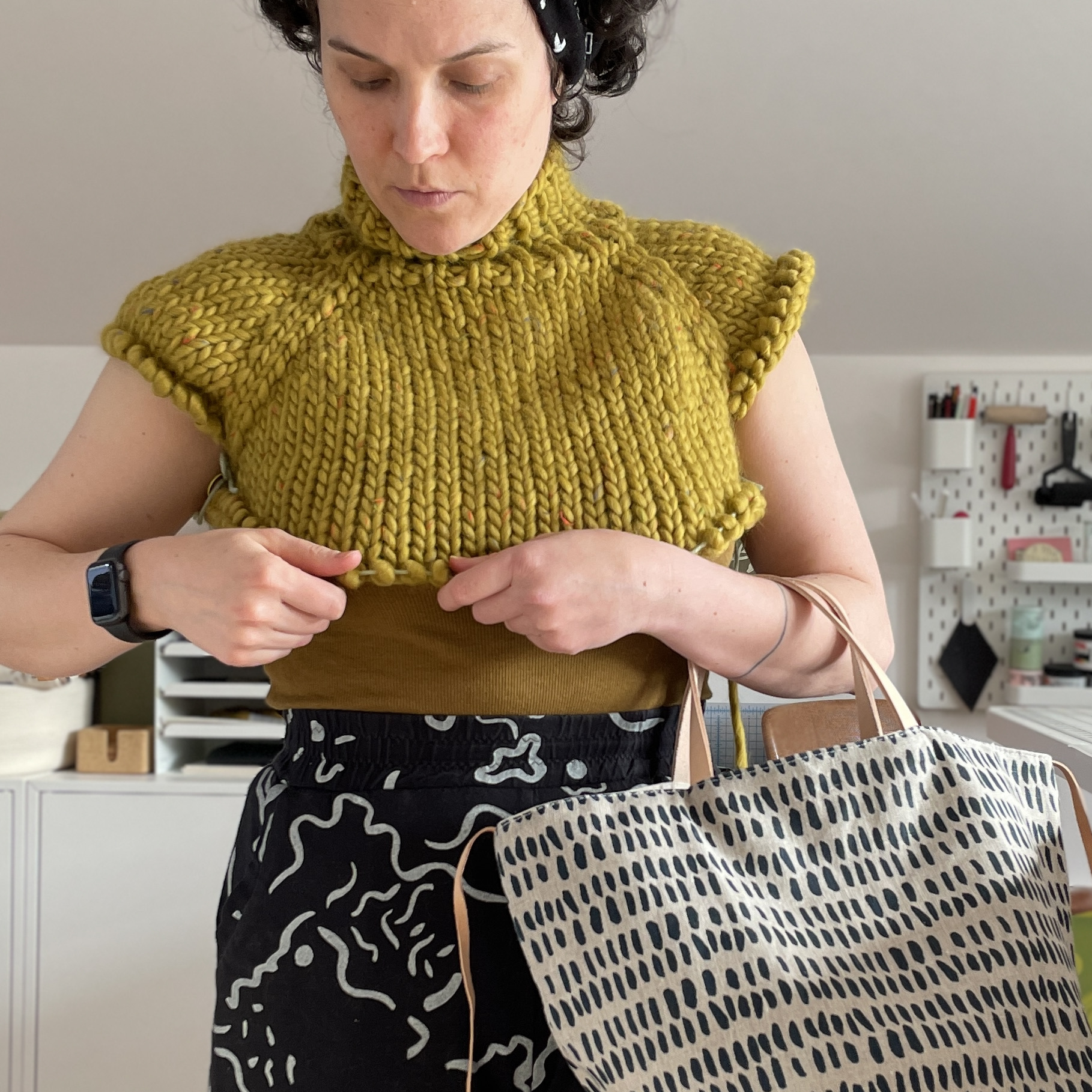 Strathcona sweater | Good Night, Day – NOT A PRIMARY COLOR